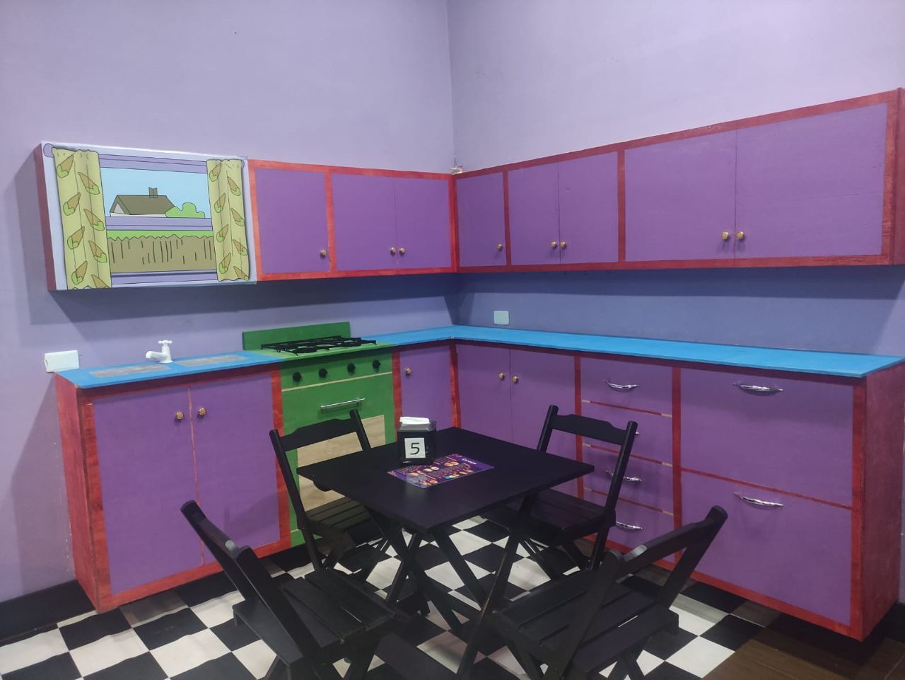 Bar com temática do seriado Os Simpsons é inaugurado em Joinville