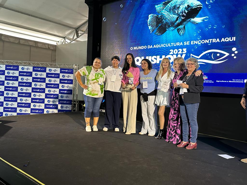 Servidora de Joinville ganha prêmio de Personalidade Brasileira da ...